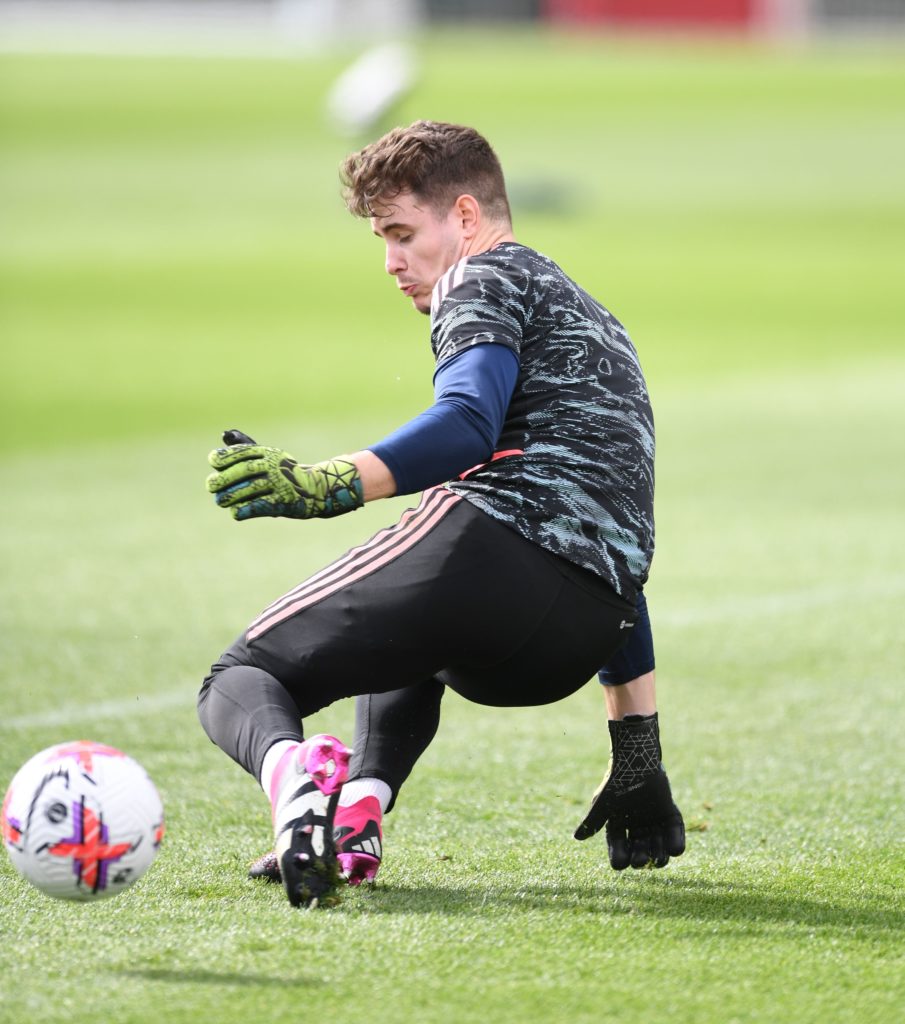 Photo: Arsenal wonderkid James Hillson spotted in training ahead of ...
