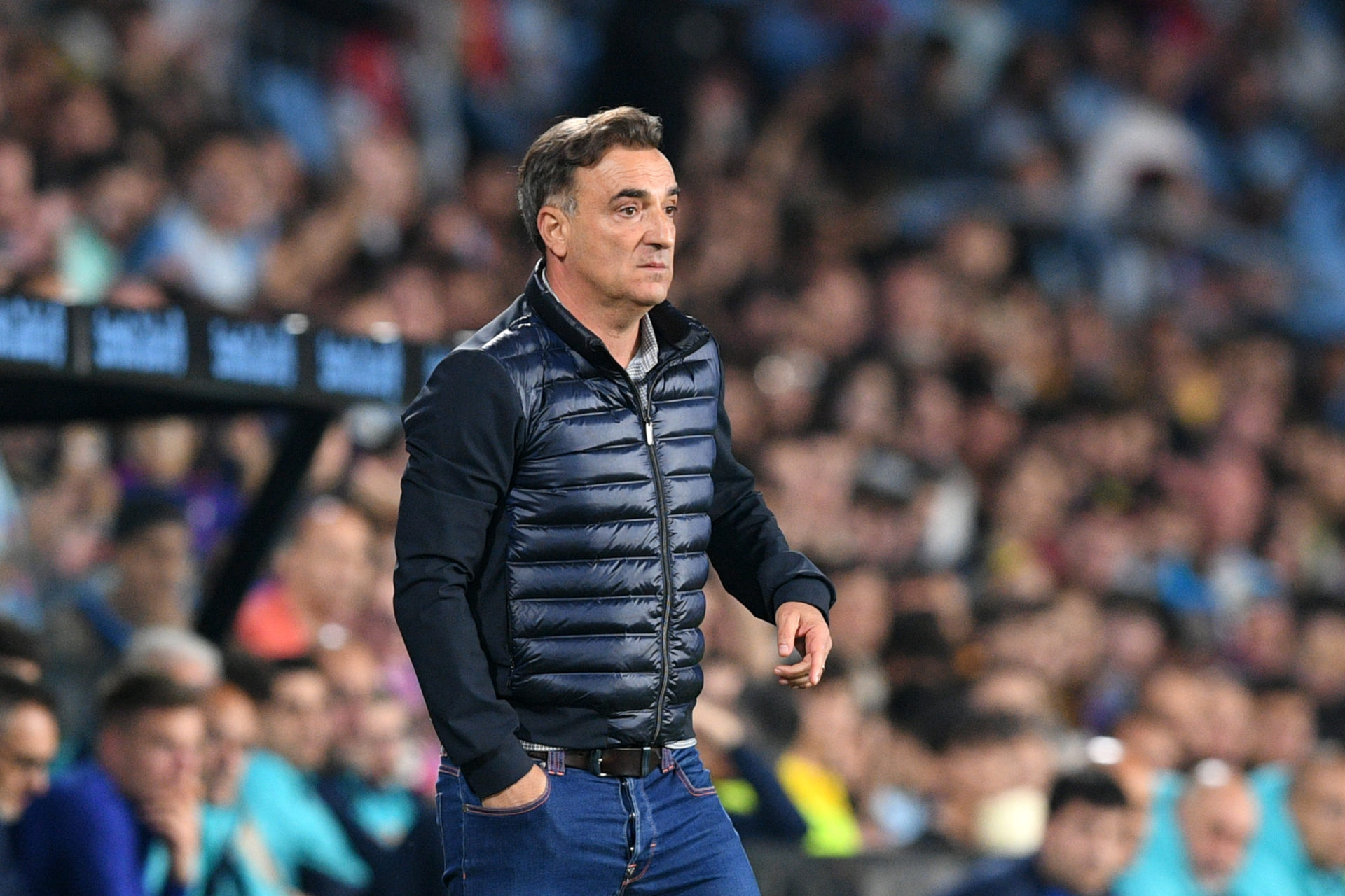 Club in 'advanced' talks to replace 57-year-old manager Leeds United ...