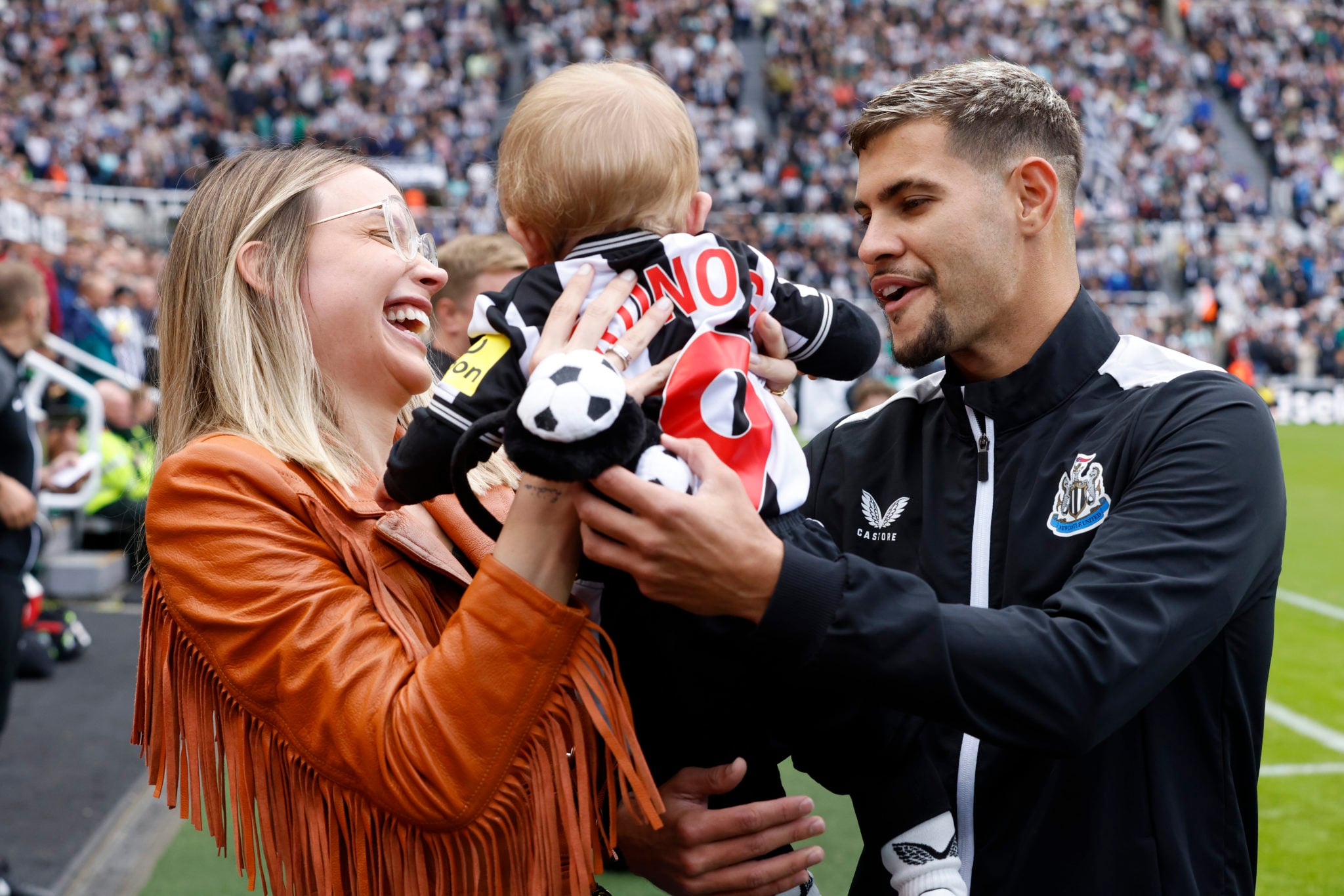 Bruno Guimaraes' wife issues 16-word reaction after he signs new ...