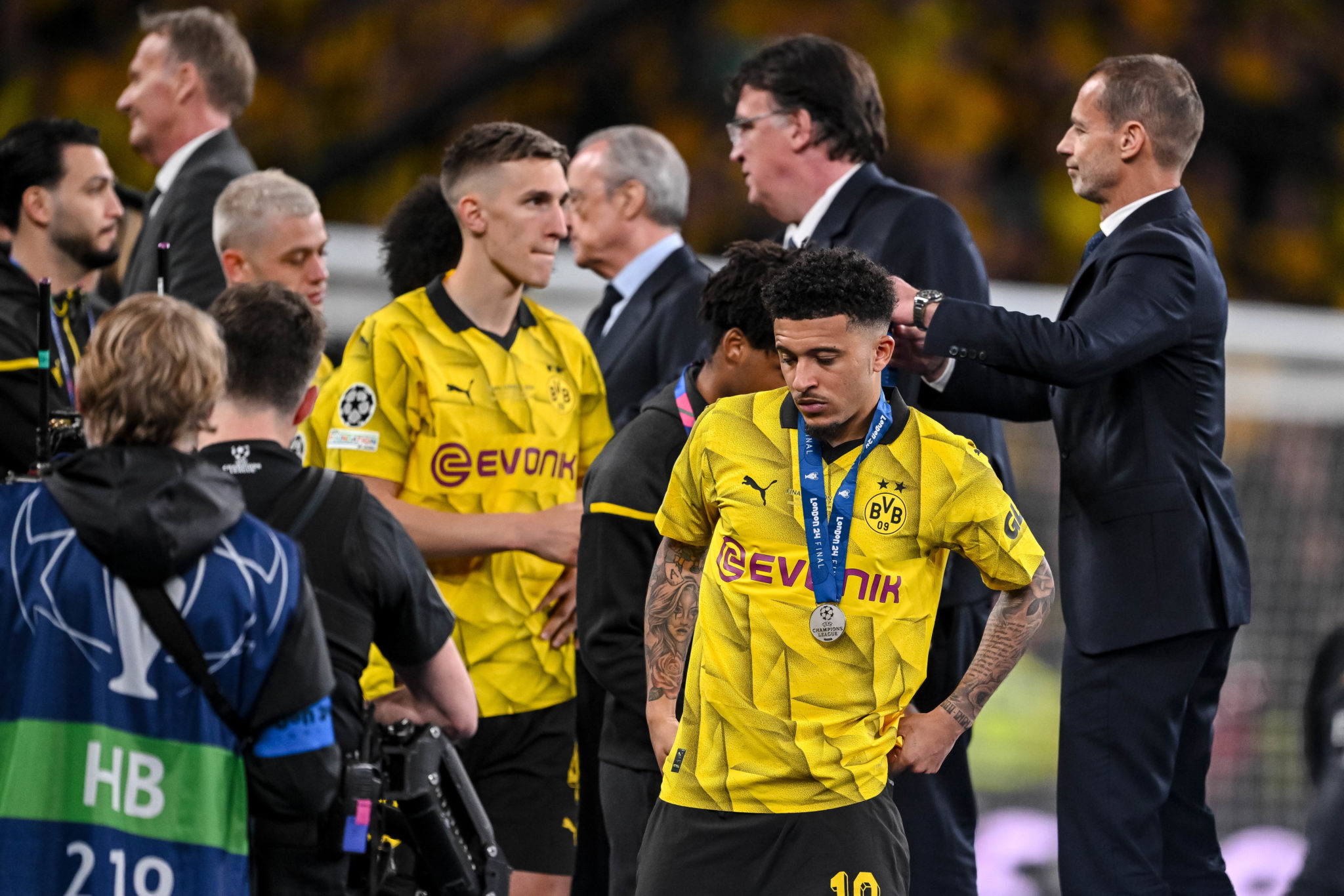 Thierry Henry's brutal verdict on Borussia Dortmund & Jadon Sancho ...