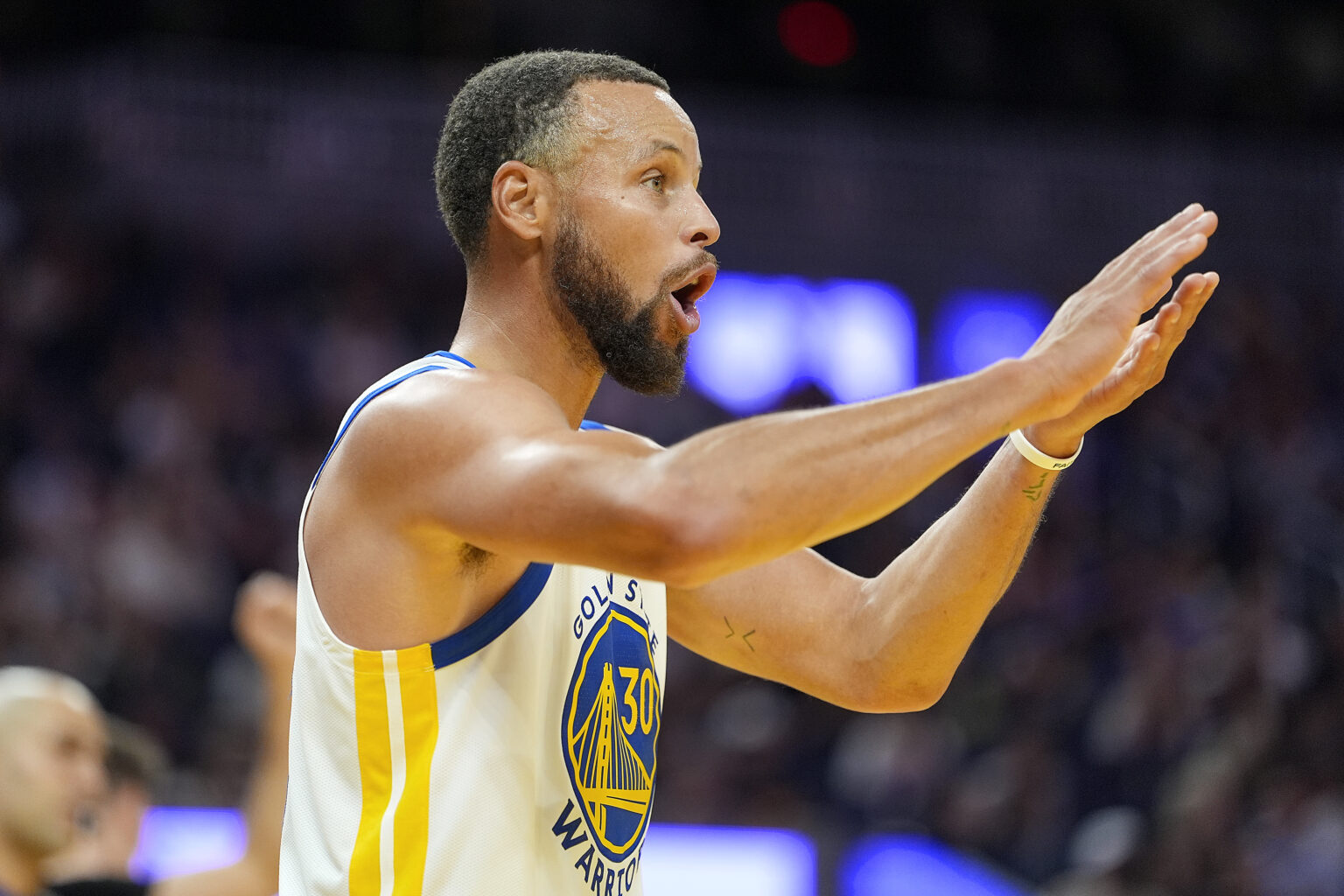 Former NBA champion dubs Stephen Curry the greatest scoring guard ‘ever ...