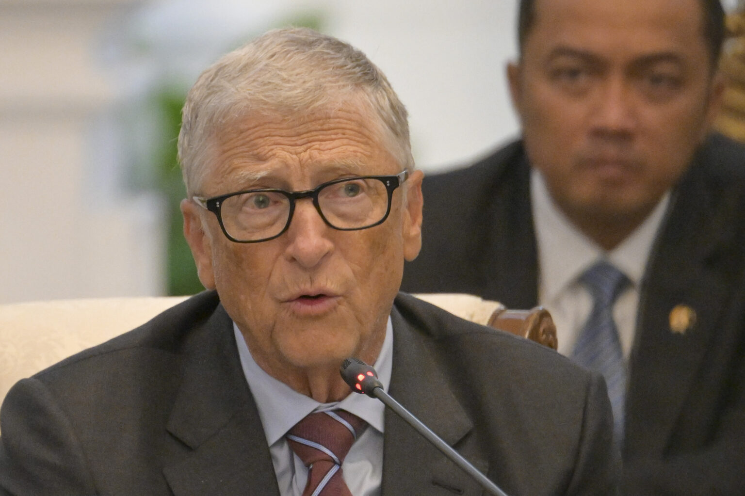 Why Bill Gates is allowed to wear a Green Jacket at Augusta National