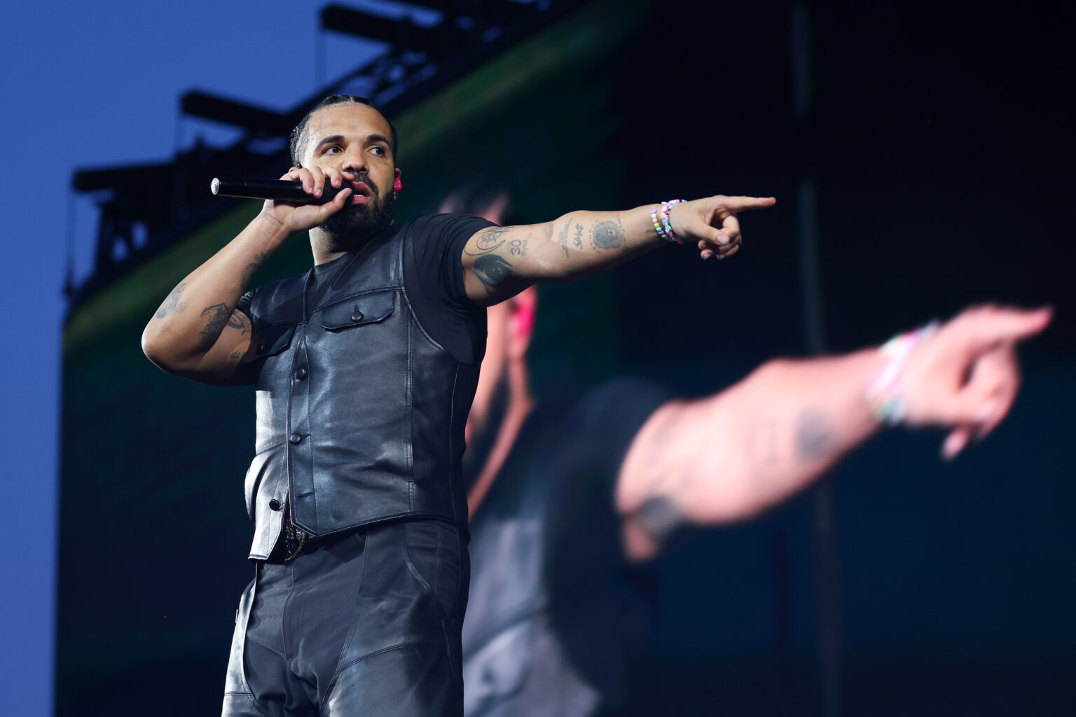 Drake is retiring from sports betting after losing $1 million over ...