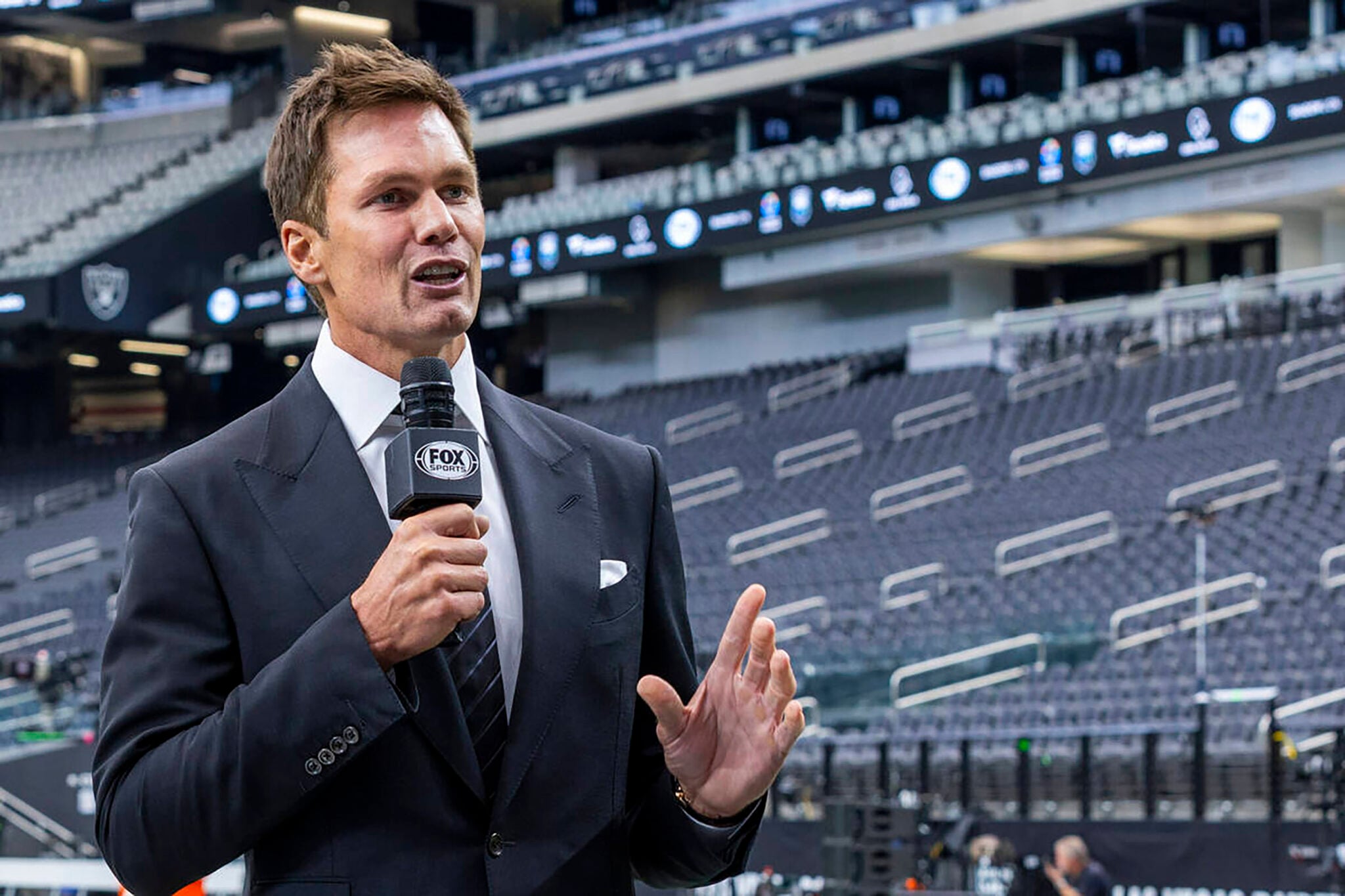 Tom Brady teaching Jimmy Fallon to throw a football shows future NFL ...