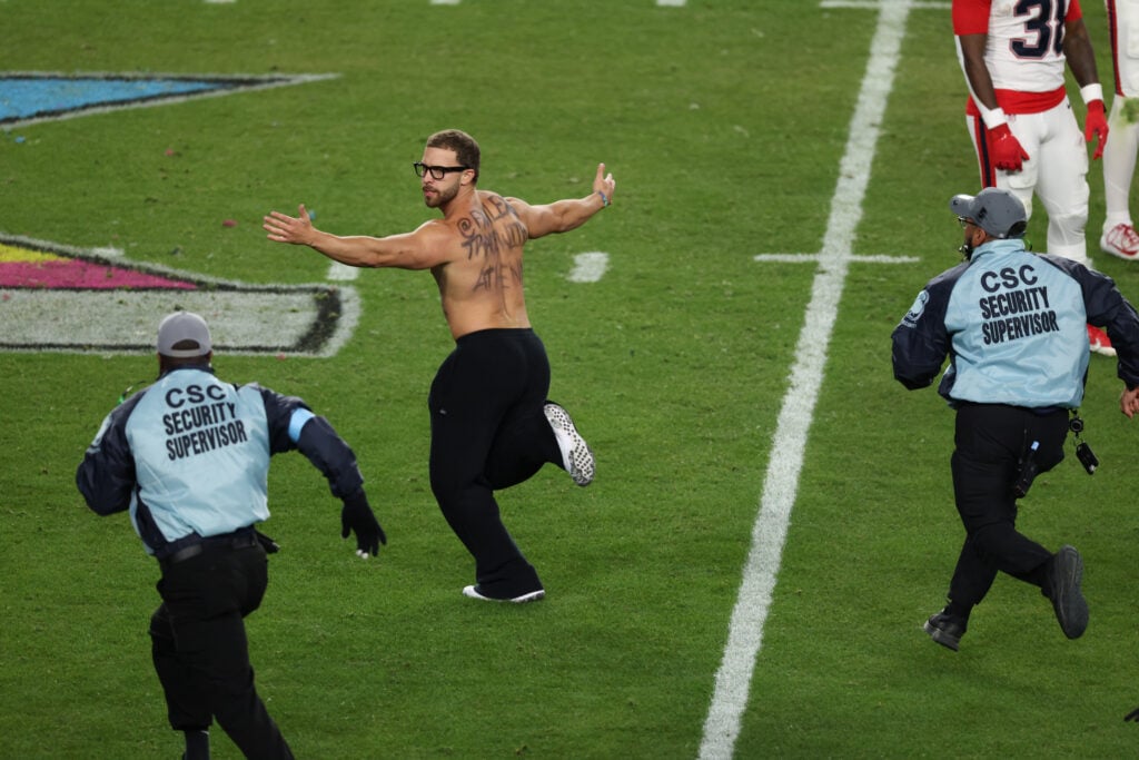 Not just one, but another streaker tried to invade the Super Bowl field ...