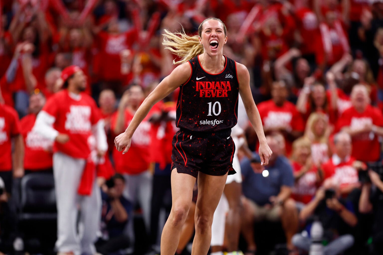 Indiana Fever star Lexie Hull offers blunt take on Caitlin Clark ...
