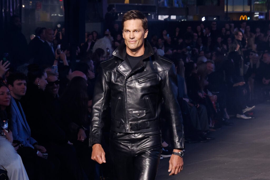 Antonio Brown drops savage reaction to Tom Brady's 'Terminator villain ...