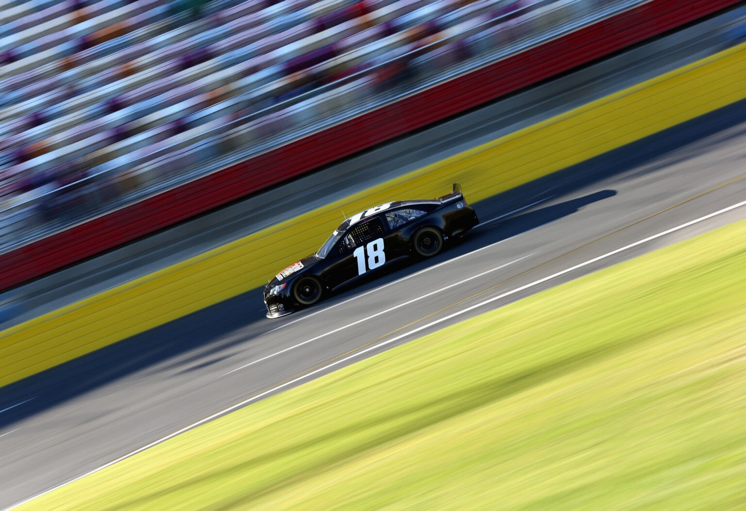 Kyle Busch’s father Tom drives tribute lap at Charlotte Motor Speedway
