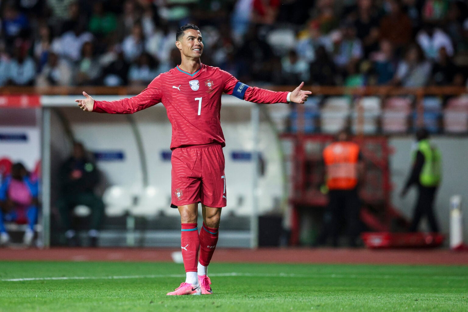 Cristiano Ronaldo slammed by fans after dreadful Nigeria display before ...