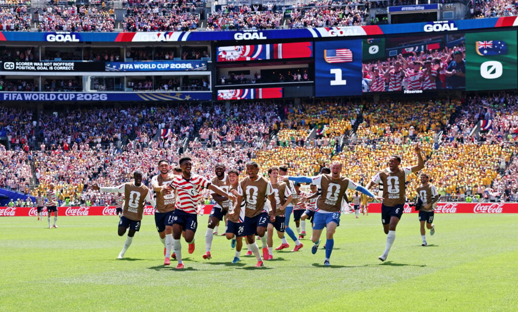 The big difference between USMNT fans in Seattle and Los Angeles ...