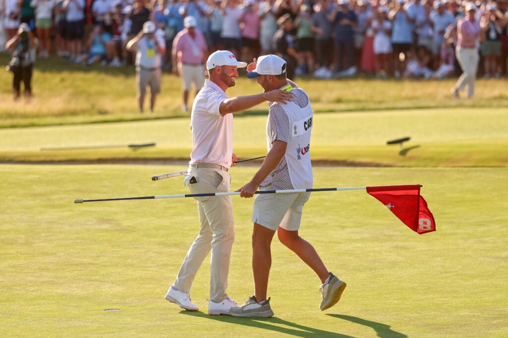 What Wyndham Clark's father told him on the 18th green after his US ...