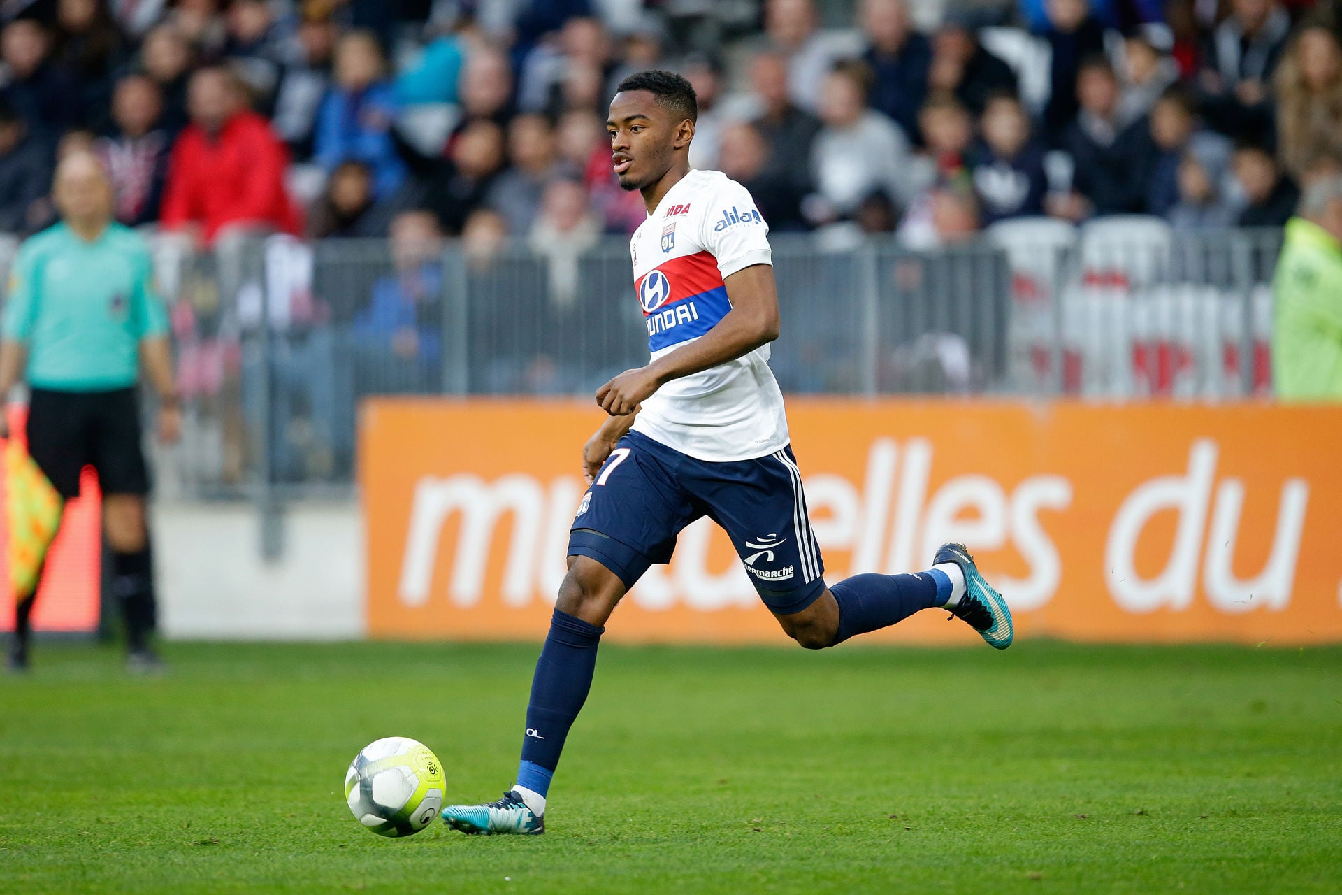 Report: Newcastle enter talks for Lyon striker Myziane Maolida - HITC
