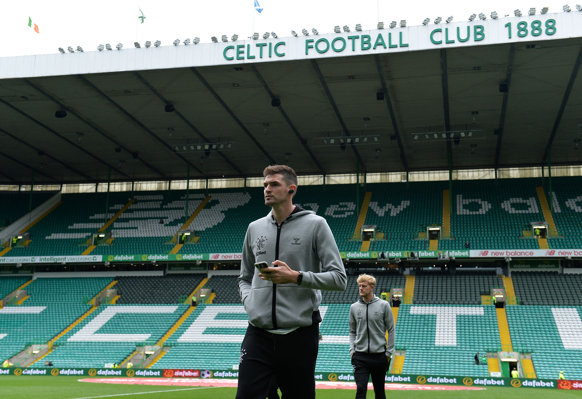 Chris Sutton laughs off Rangers title claims from Kyle Lafferty - HITC