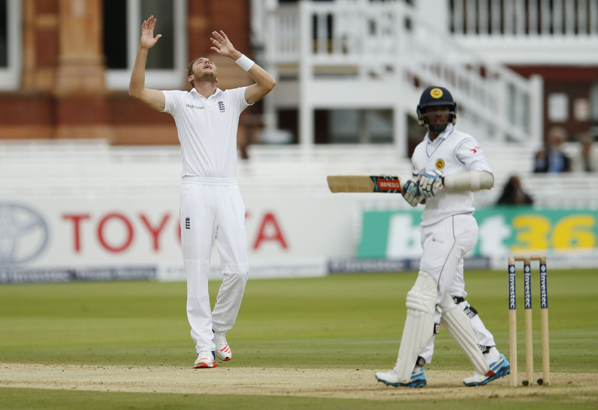 Could Stuart Broad be celebrating another Nottingham Forest win tonight?