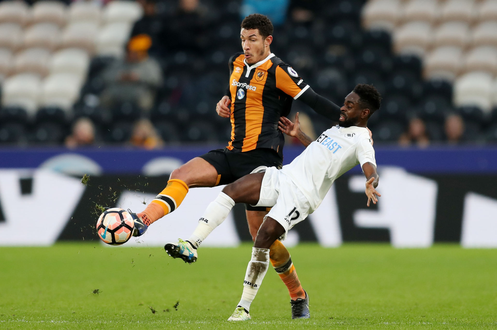 Confused Hull City fans react on Twitter to Jake Livermore sale