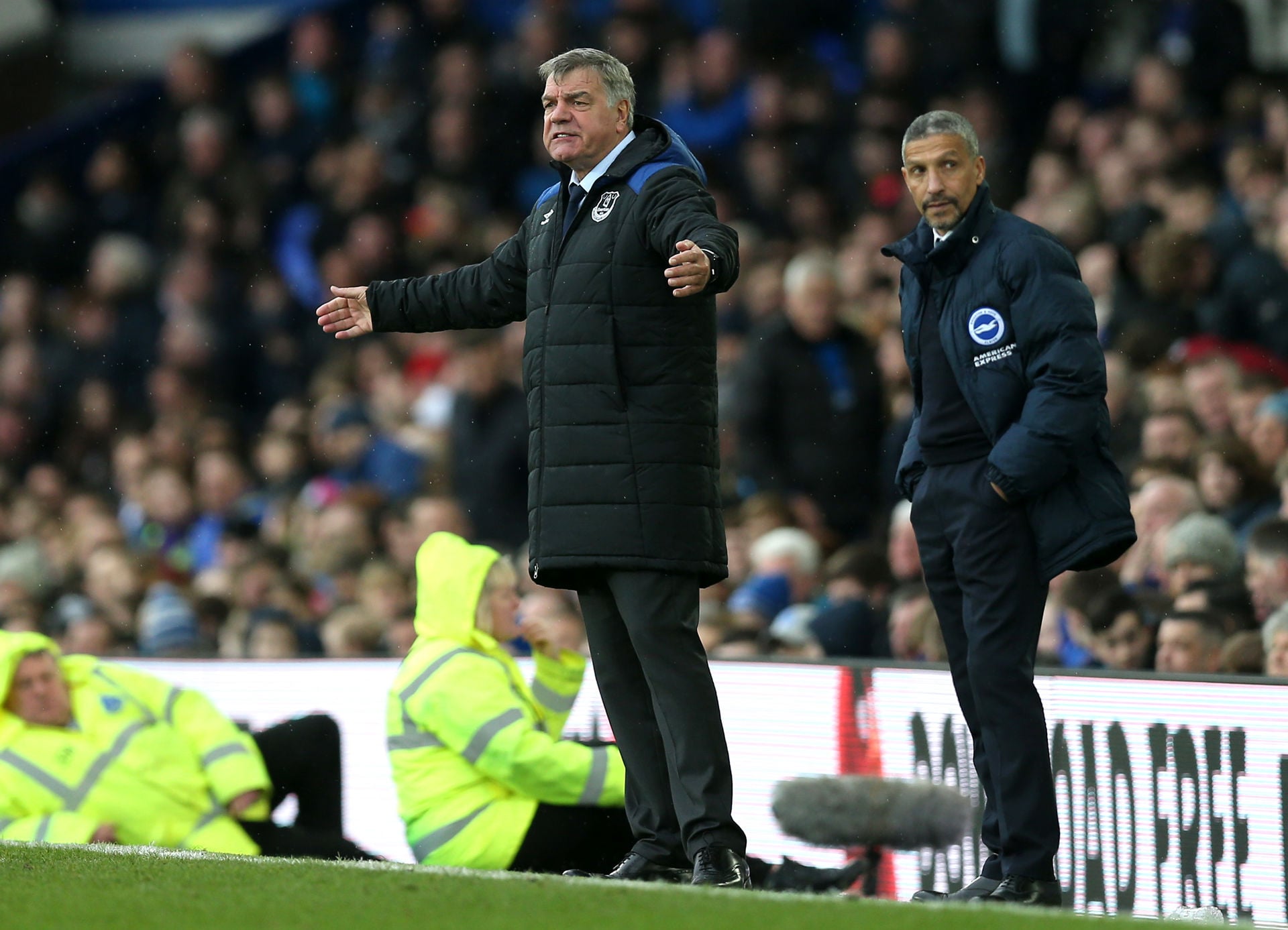 Everton fans want Allardyce sacked before he signs Phil Jones